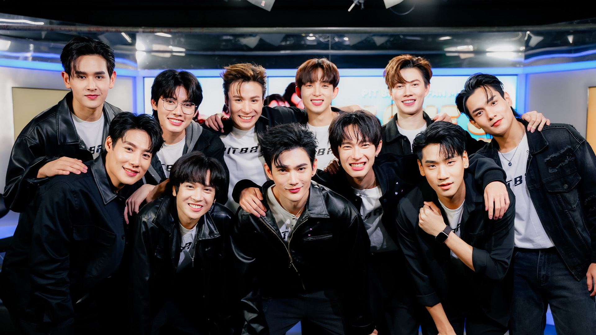 อัลบั้มภาพ ทีมนักแสดงซีรีส์จาก PIT BABE THE SERIES - Feed